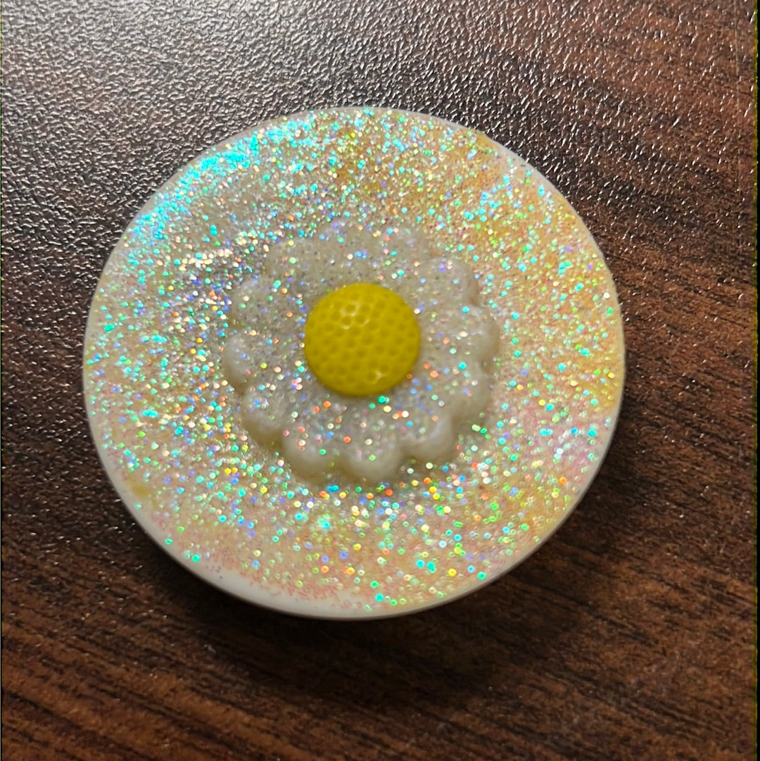 Daisy Pop Socket – Melissa’s Custom Conchos